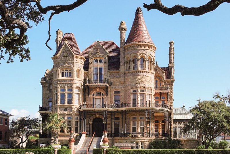 40 Castles in the US to Live Your Best Fairytale Life – There She Goes ...